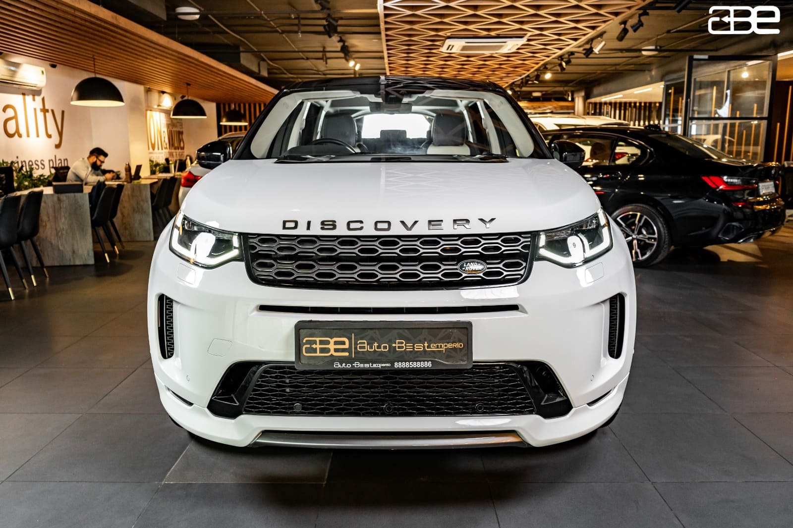 PRE-OWNED | LAND ROVER DISCOVERY SPORT R-DYNAMIC SE