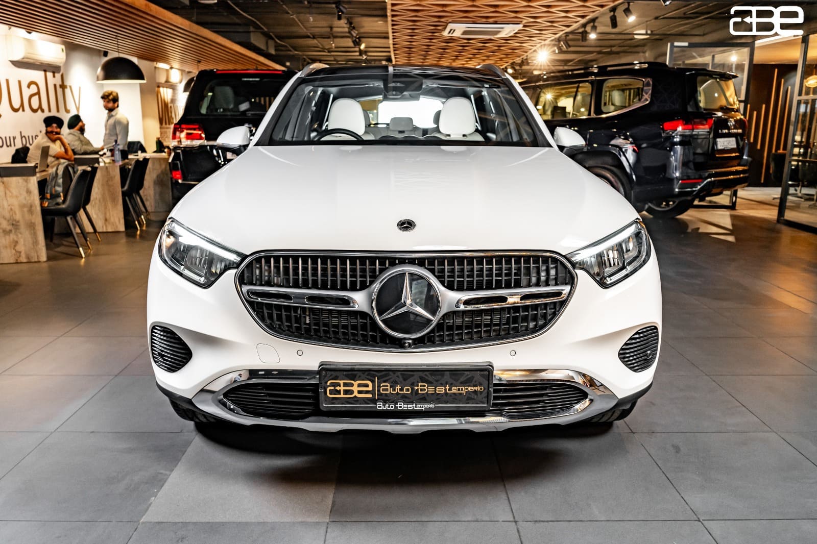 Pre Owned Mercedes-Benz GLC-300 4-MATIC