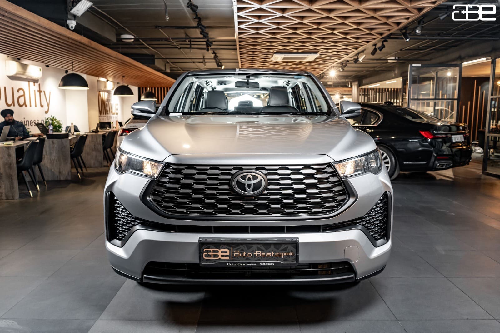 Pre Owned Toyota HYCROSS INNOVA GX 8 STR