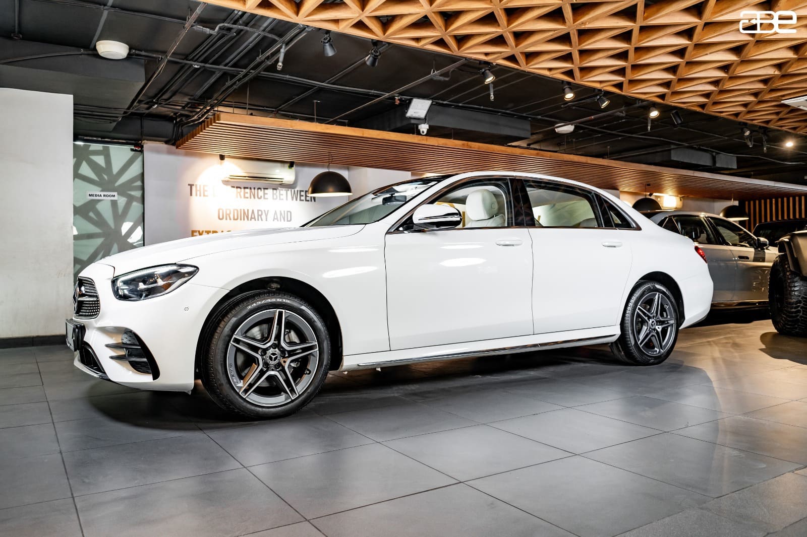 Mercedes-Benz E-Class E-200 AMG LINE
